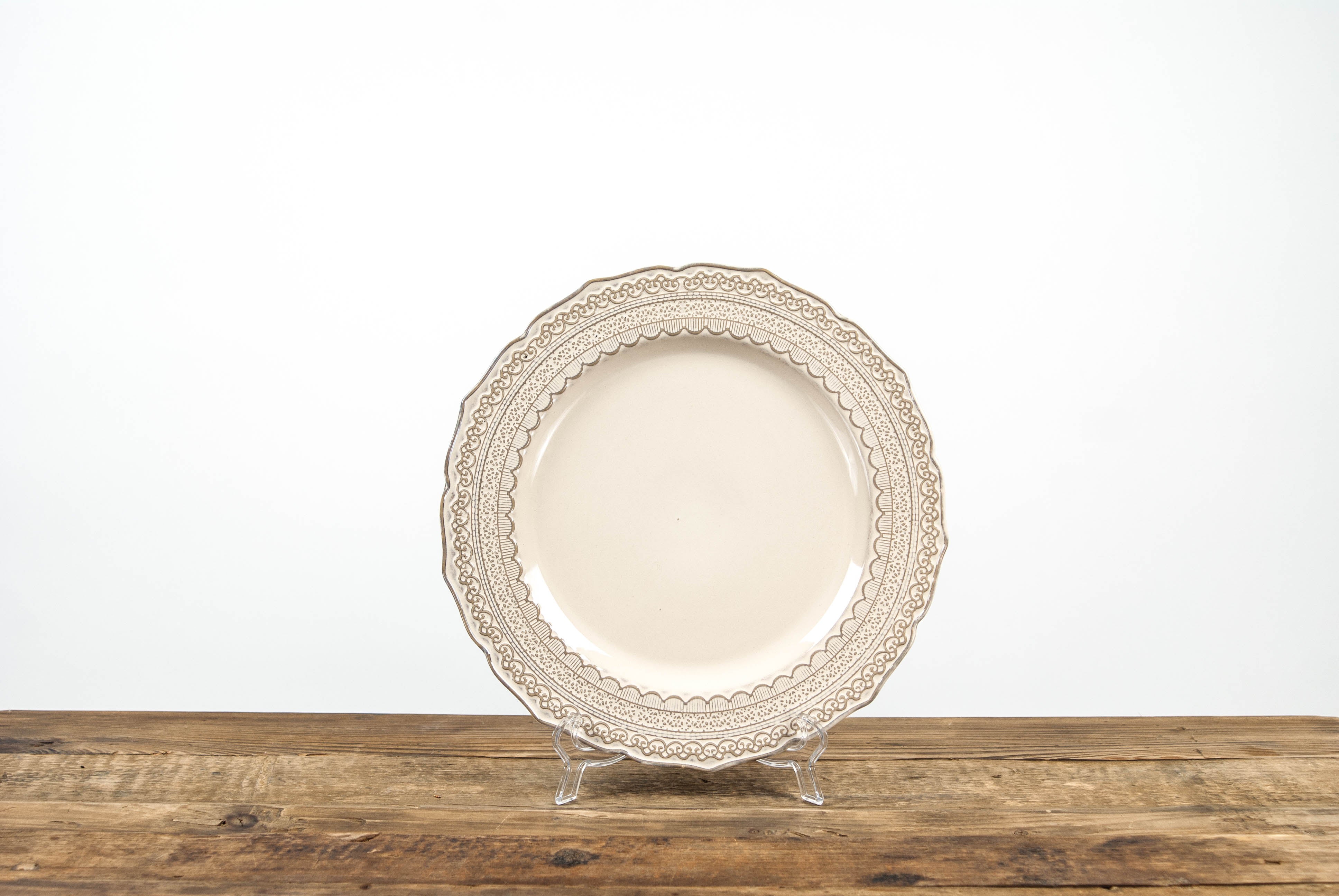 Isabelle Lace Charger – The Tent Merchant Event Rentals Inc.